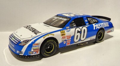Lionel NASCAR 1:24 Scale Stock Car 2010 Fusion #60 Fastenal Carl ...