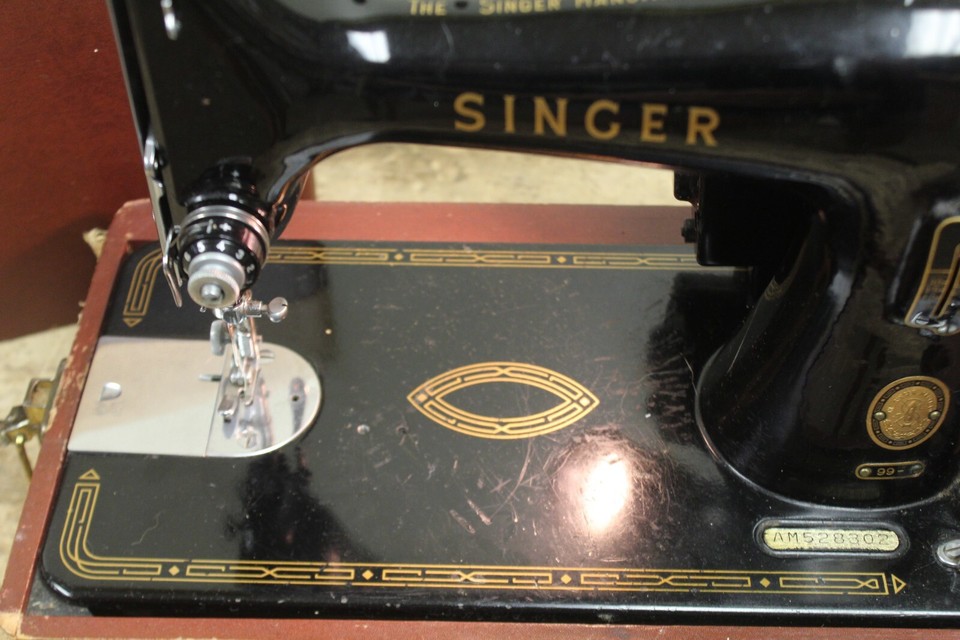Vintage Singer Model 99- Portable Black Sewing Machine w Pedal, Hard ...