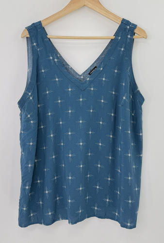 Torrid Plus Size Blue White Starburst Sleeveless V Neck Rayon Tank Top ...