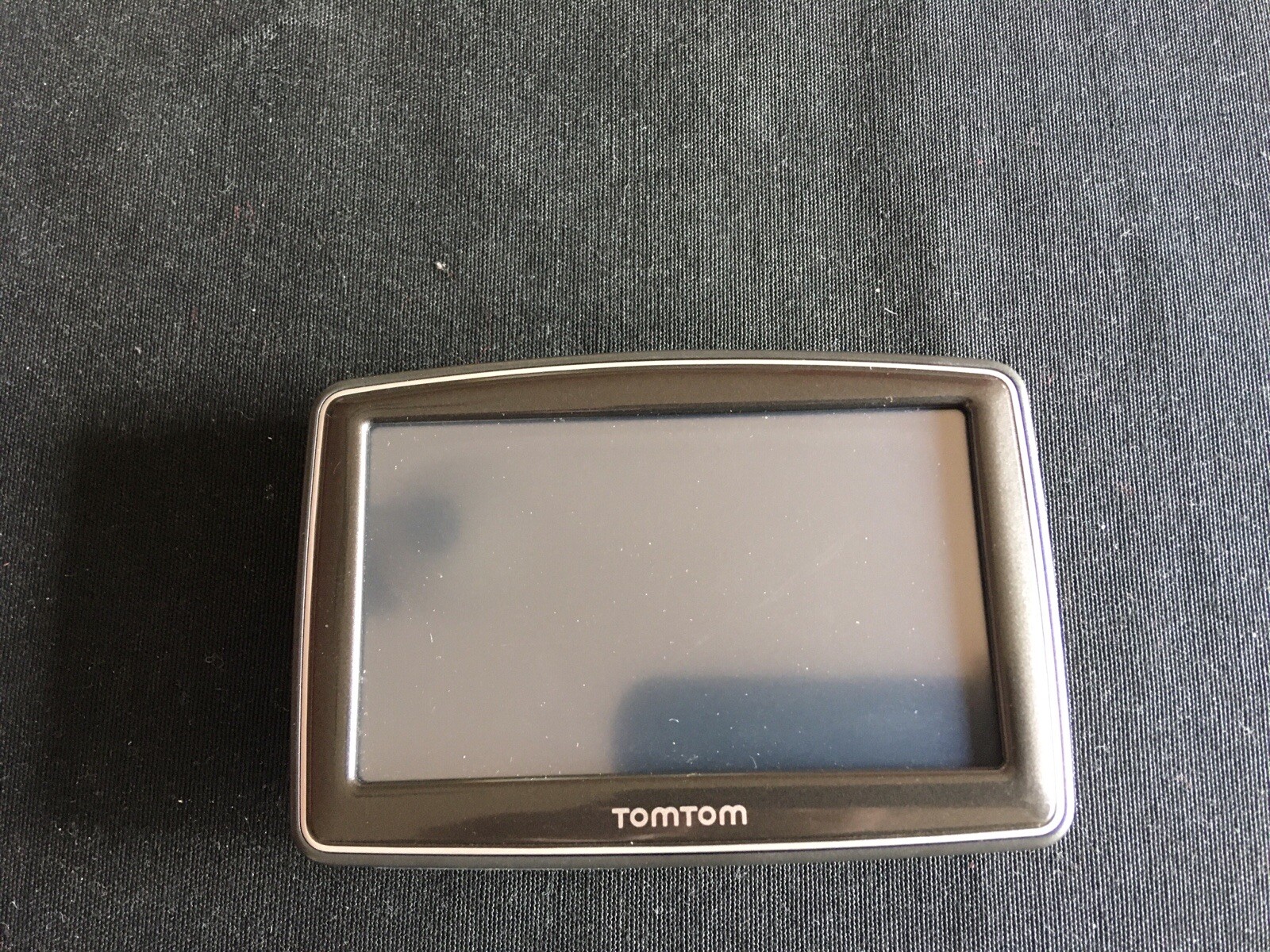 TomTom XL Widescreen N14644 GPS Bundle (Bean Bag Dashboard Mount) | eBay