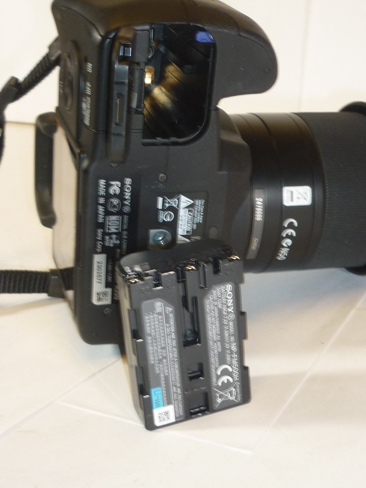 Untested Sony Alpha A200 DSLR Camera - 18-70mm Lens - Digital SLR DSLR ...