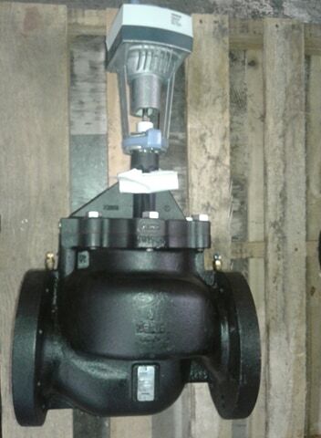 SIEMENS - 2-Way 4" Actuator Valve 599-07327 / 011731 / 378-07327 ...