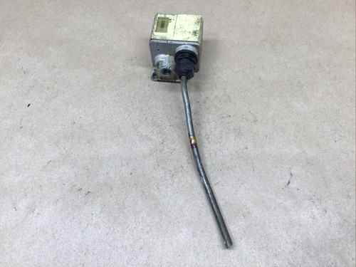 SMC Pneumatic Pressure Switch Mod# IS3000-02L5 Series IS3000 #95B7 | eBay