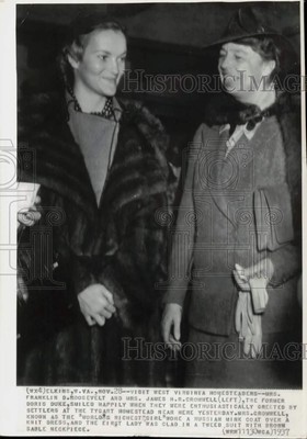 1937 Press Photo Mrs. Franklin D. Roosevelt and Mrs. James H.R ...