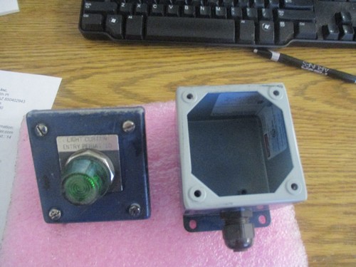 Hoffman Modèle :E1pb Enceinte avec Allen Bradley 800t-q24. Séries T