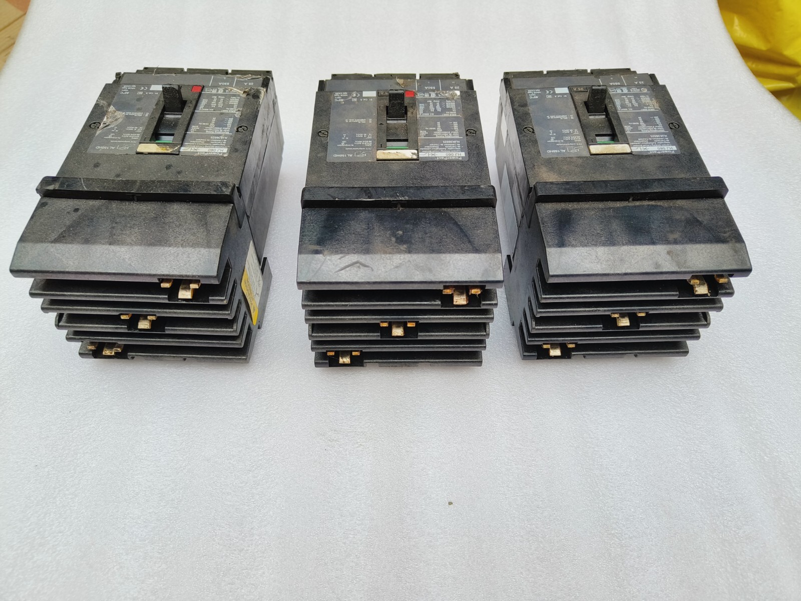 SQUARE D HJA36025 Circuit Breaker 25A | eBay