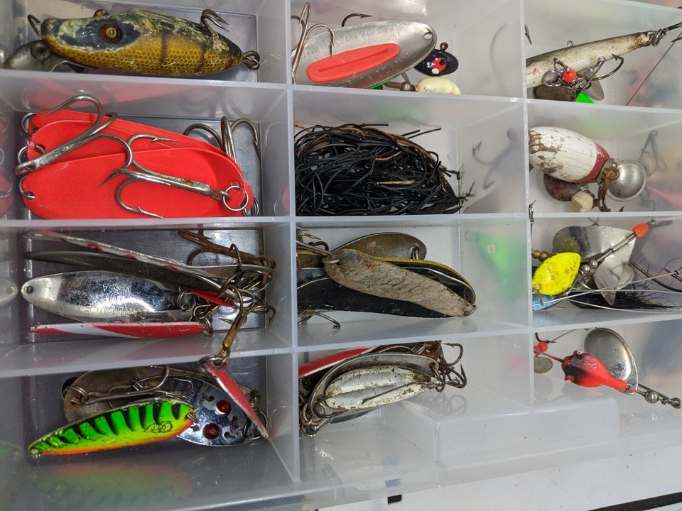 HUGE LOT Vintage Lures Crank Baits Flatfish Spoons Spinners Frog ...