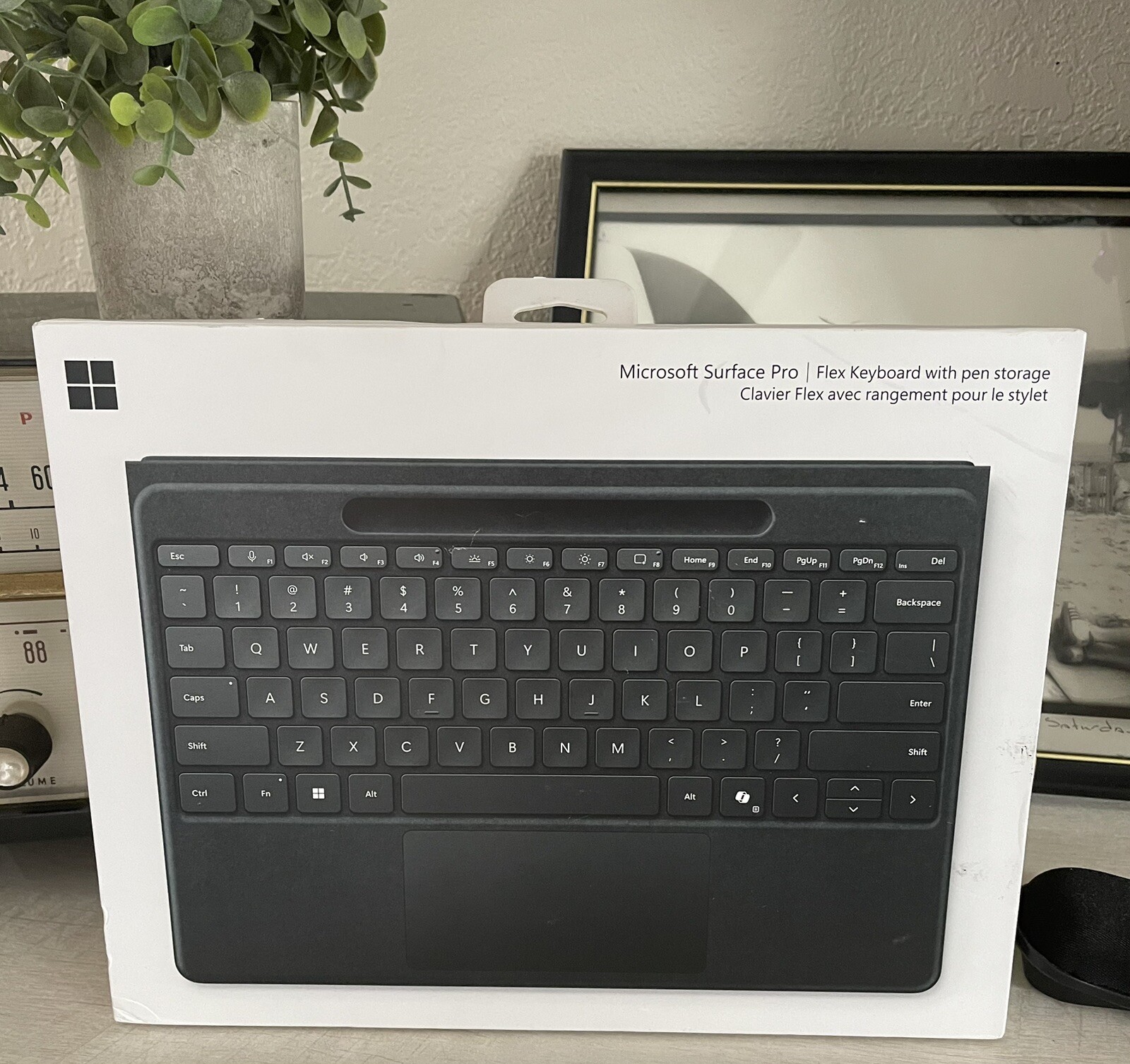 Microsoft Surface Pro Flex Keyboard (2082) pen storage - Black | eBay