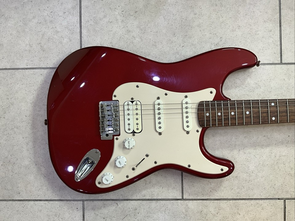 SQUIER Fender Affinity Candy Apple Red Stratocaster Guitar - 2007 With ...