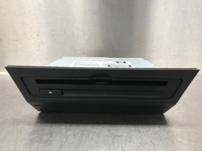 CD-PLAYER Mazda 2 (DJ/DL) Hatchback 1.5 SkyActiv-G 90 (P5X2) 2018 ...