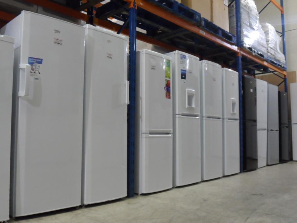 Beko FFP4671W White Tall Freezer Frost Free (Suitable for Garages ...