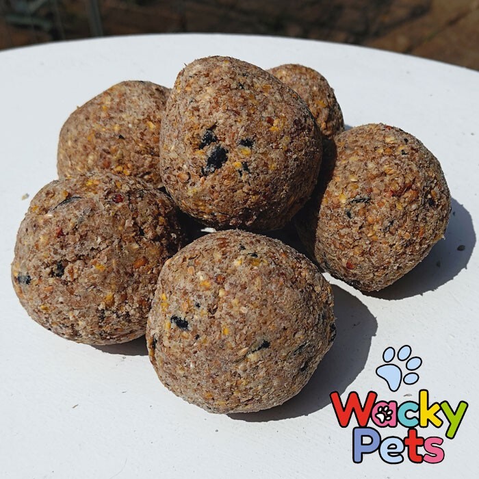 FAT BALLS FOR WILD GARDEN BIRDS - Vesele Laga Nature Menu UNNETTED SUET ...