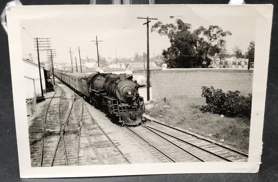 Atchison Topeka & Santa Fe Railway Railroad ATSF #3747 4-8-2 Locomotive ...