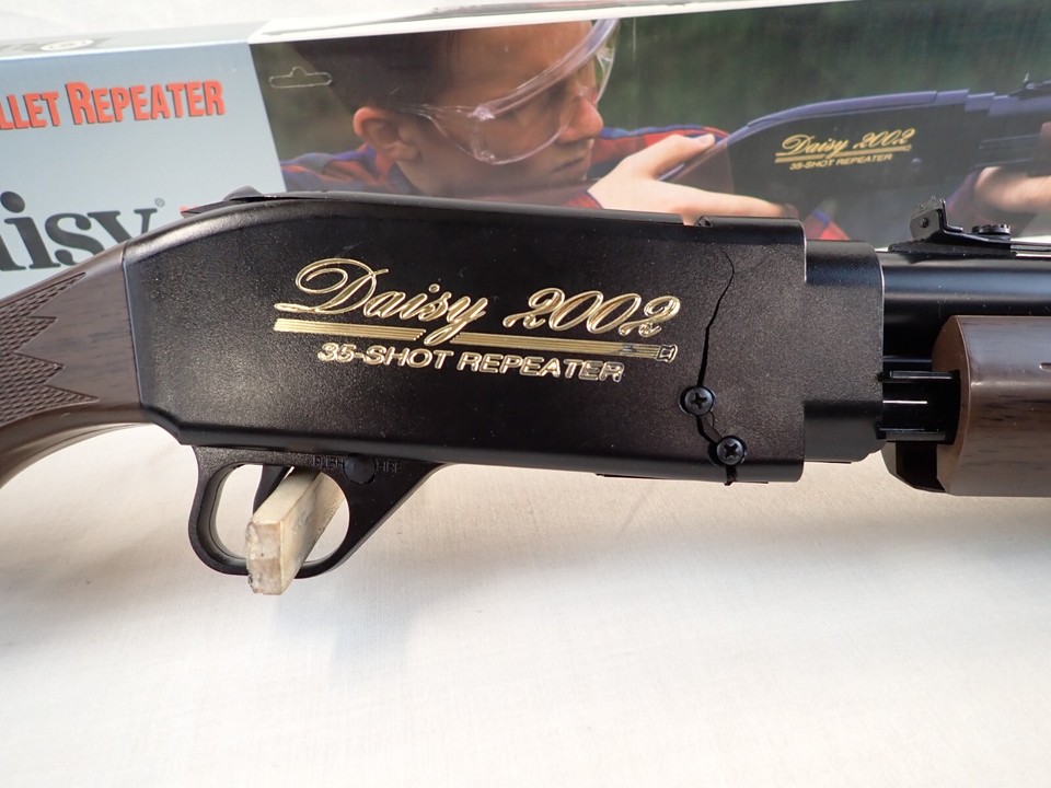 Vintage Daisy Powerline 2002 35 Shot .177 Pellet Repeater With Box and ...