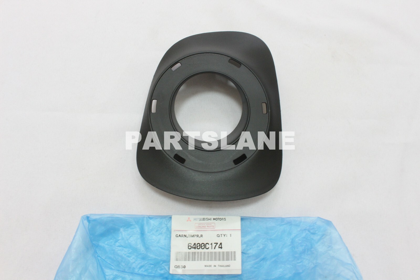 Mitsubishi L200 Nativa Pajero OEM Front Right RH Bumper Garnish ...