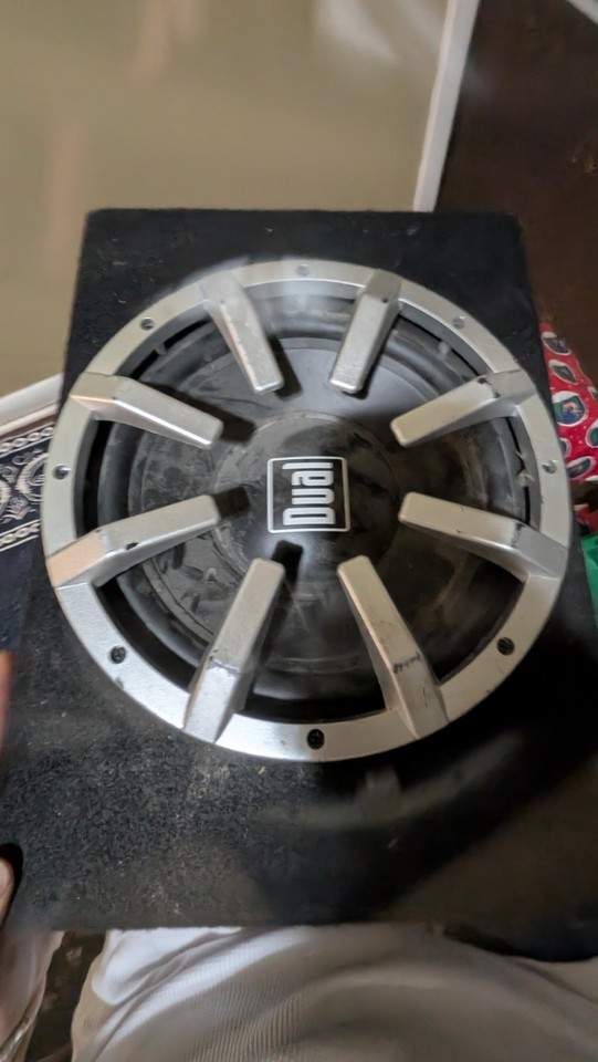Dual 10 Inch Subwoofer In Box With Amp Built In | eBay