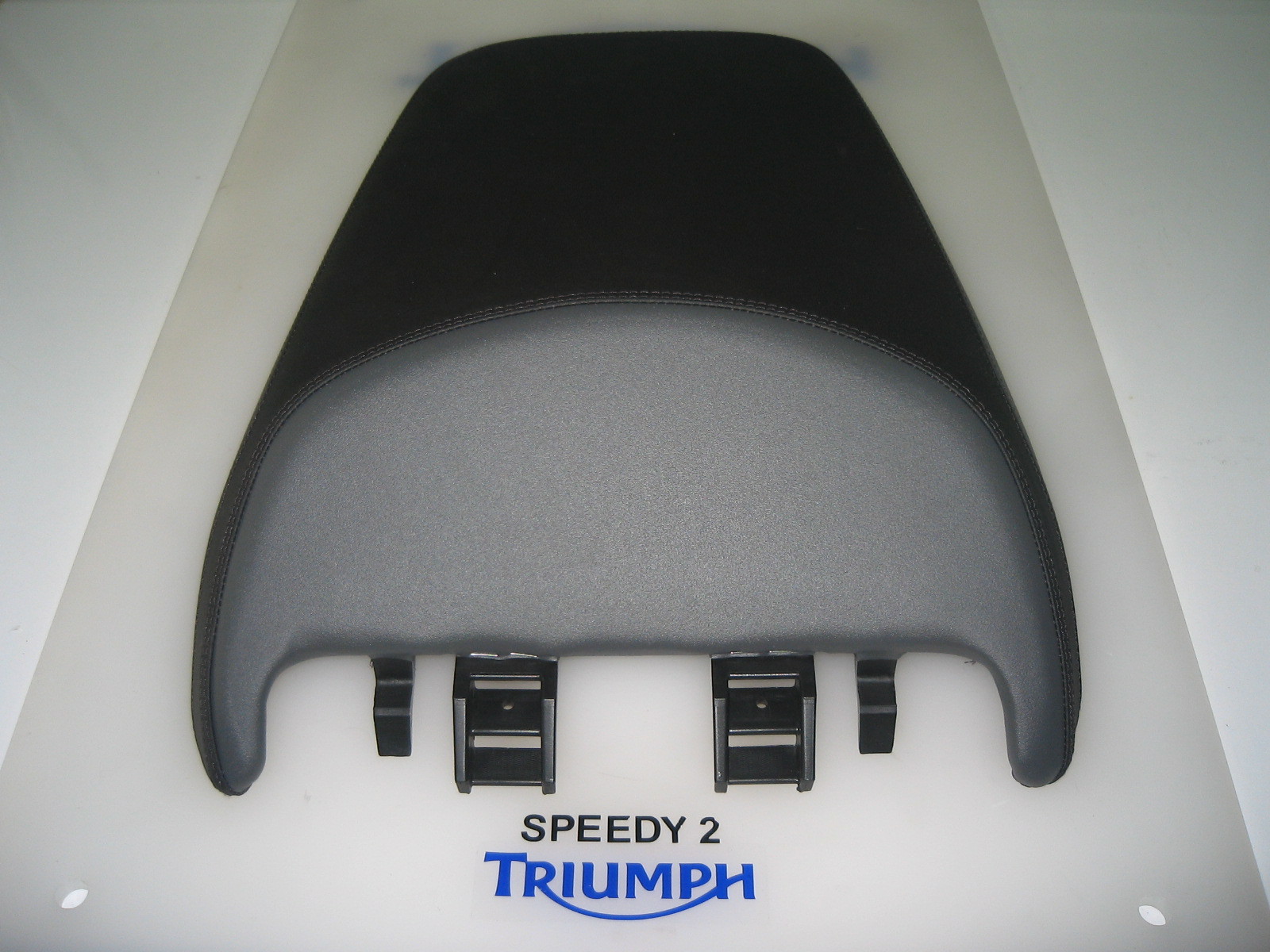 TRIUMPH TROPHY 1215 1215 SE REAR SEAT PILLION SEAT P/N 2305025 | eBay