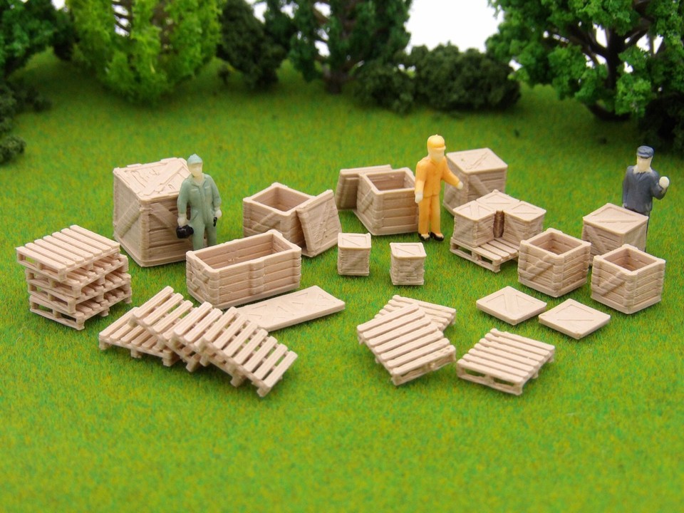 Crate & Pallet Set - 13 Crates & 12 Wooden Pallets - HO Scale Train ...