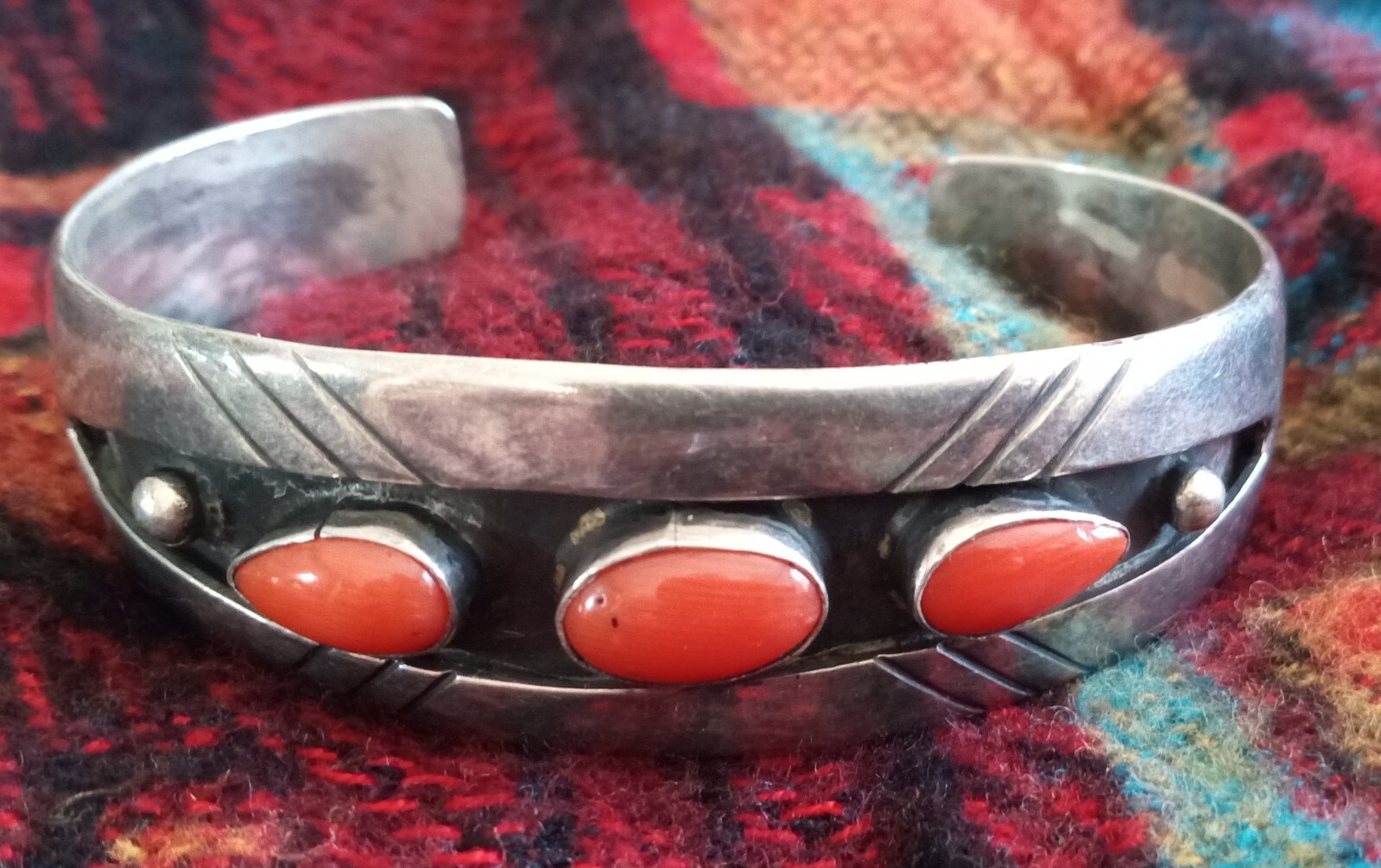 Vintage Native American Navajo 3 Stone Natural Coral … - Gem