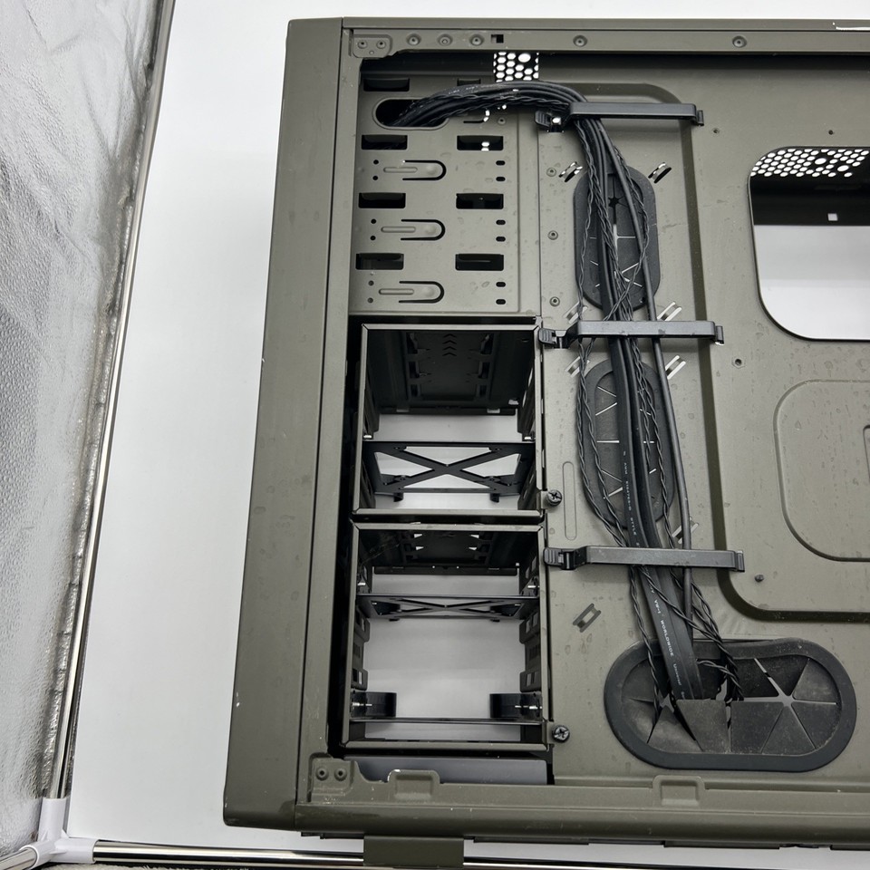 Limited Edition Corsair Vengeance C70 Mid-Tower Case Military Green | eBay