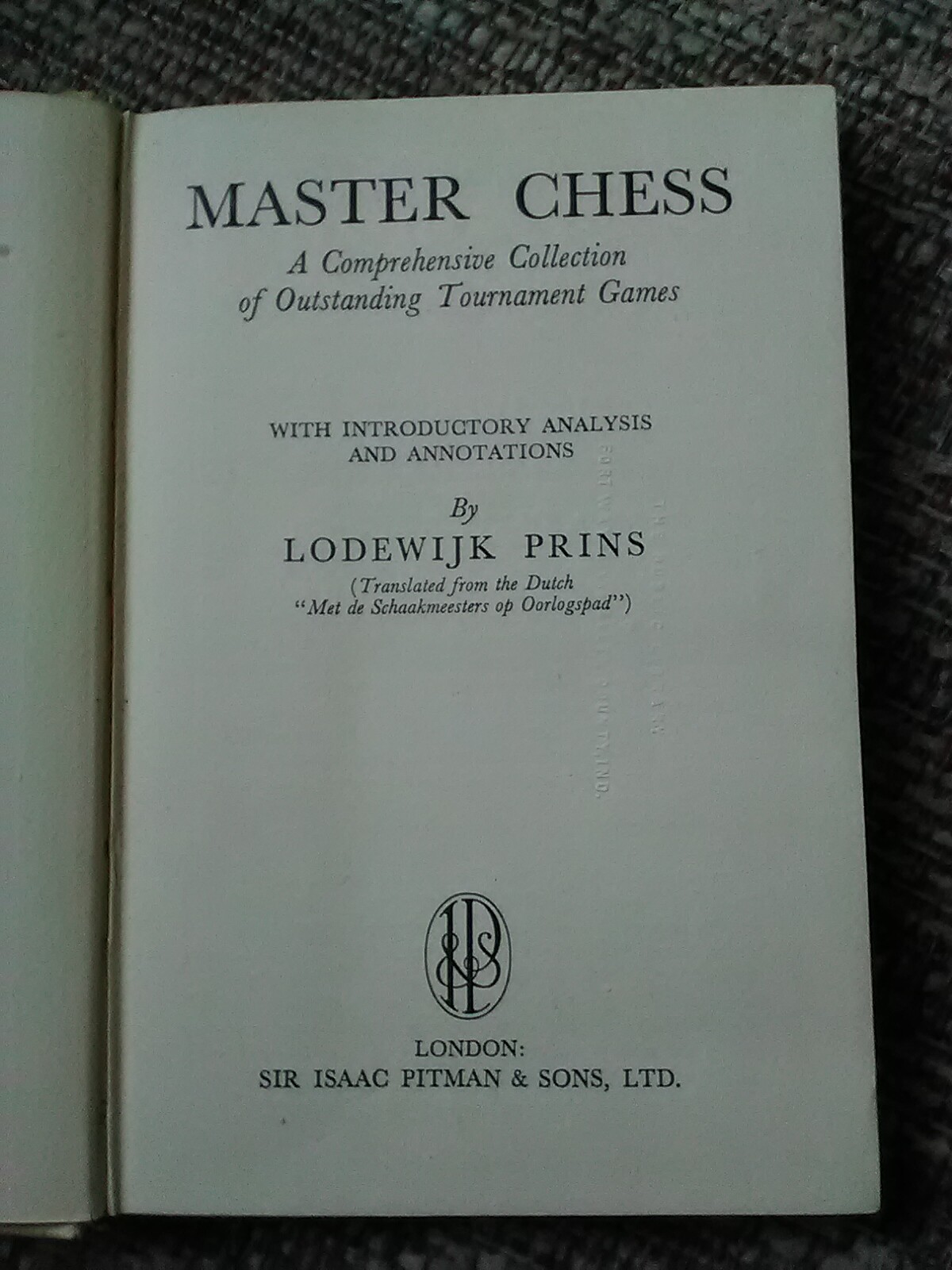 MASTER CHESS: A COMPREHENSIVE COLLECTION OF OUTSTANDING TOURNAMENT ...