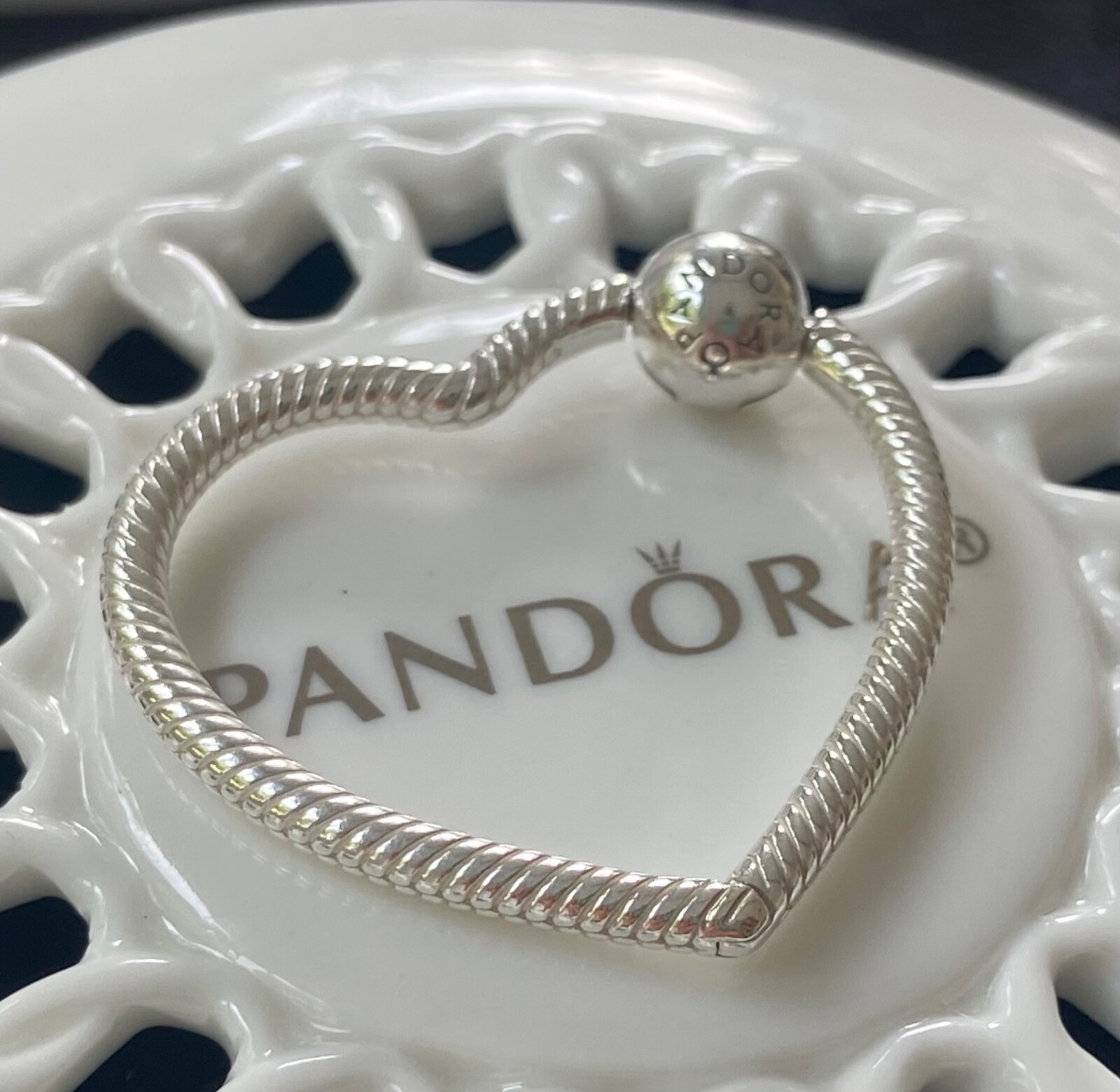 (NEW) AUTHENTIC PANDORA MOMENTS HEART CHARM HOLDER #399505C00 for sale ...