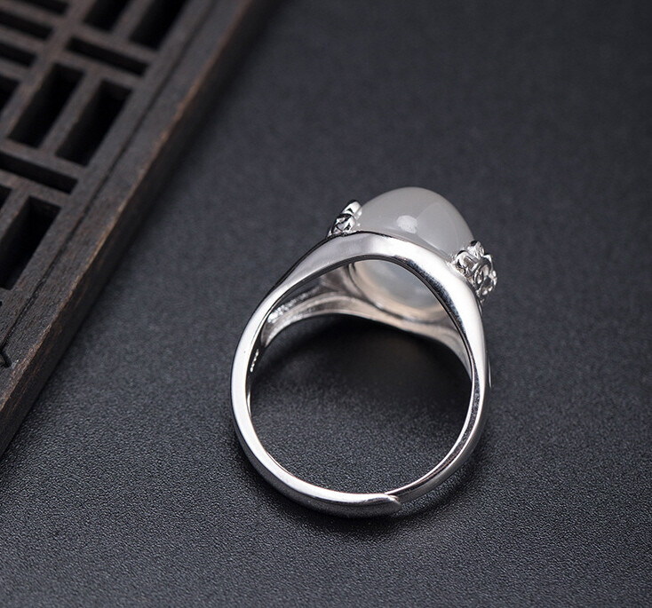 I04 Ring Oval White Chalcedony Sterling Silver 925 Size 18 Adjustable ...