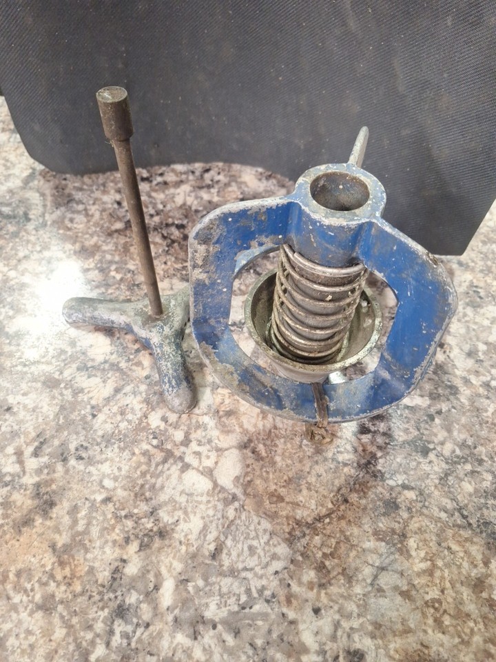 Vintage Small Bench Top Montgomery Ward Bubble Wheel Balancer | eBay