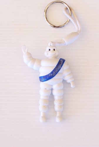 VINTAGE MICHELIN MAN MASCOT TYRE SHOP PROMO SOUVENIR KEY CHAIN KEYRING ...
