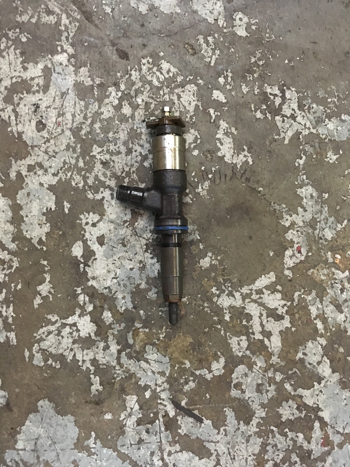 Denso Common Rail Injector 095000-5550 For Hyundai Excavator core | eBay