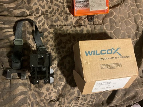 Wilcox L2 G04 & GO6 Ratchet Strap Bracket & UNIVERSAL NVG MOUNT Black ...