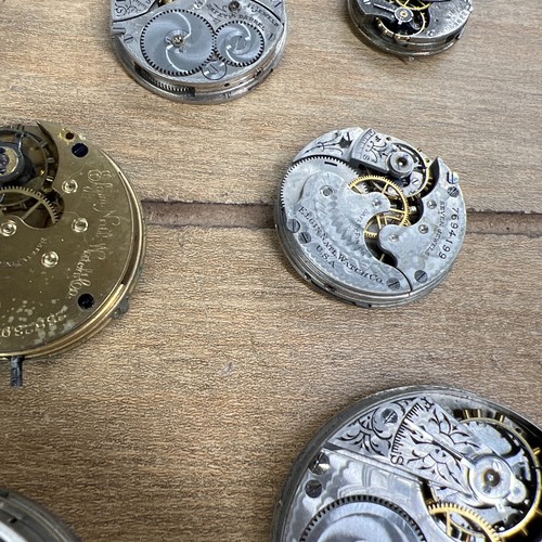 LOT OF 20 VARIOUS SIZE ELGIN POCKET WATCH MOVEMENTS FOR PARTS (some ...