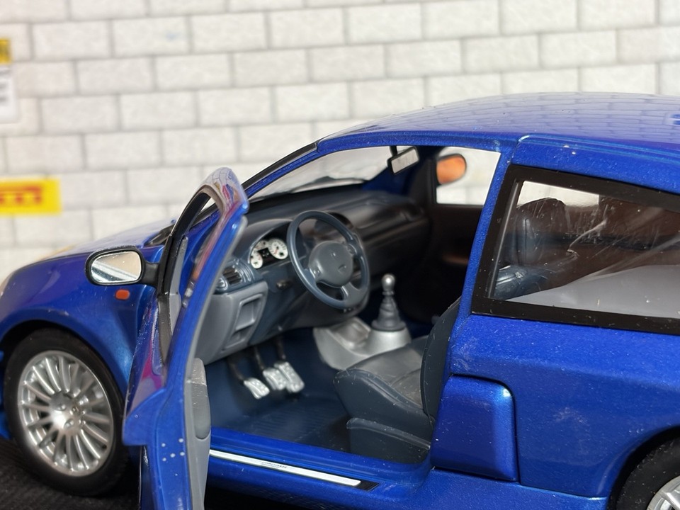 1:18 *BOXED* REVELL RENAULT CLIO V6 SPORT (Blue) LHD - DEALER MODEL CAR ...