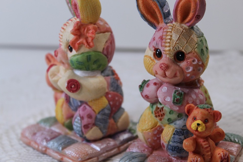 Patchwork Bunny Rabbits Set of 2 Quilted 4" Resin Figurines | eBay