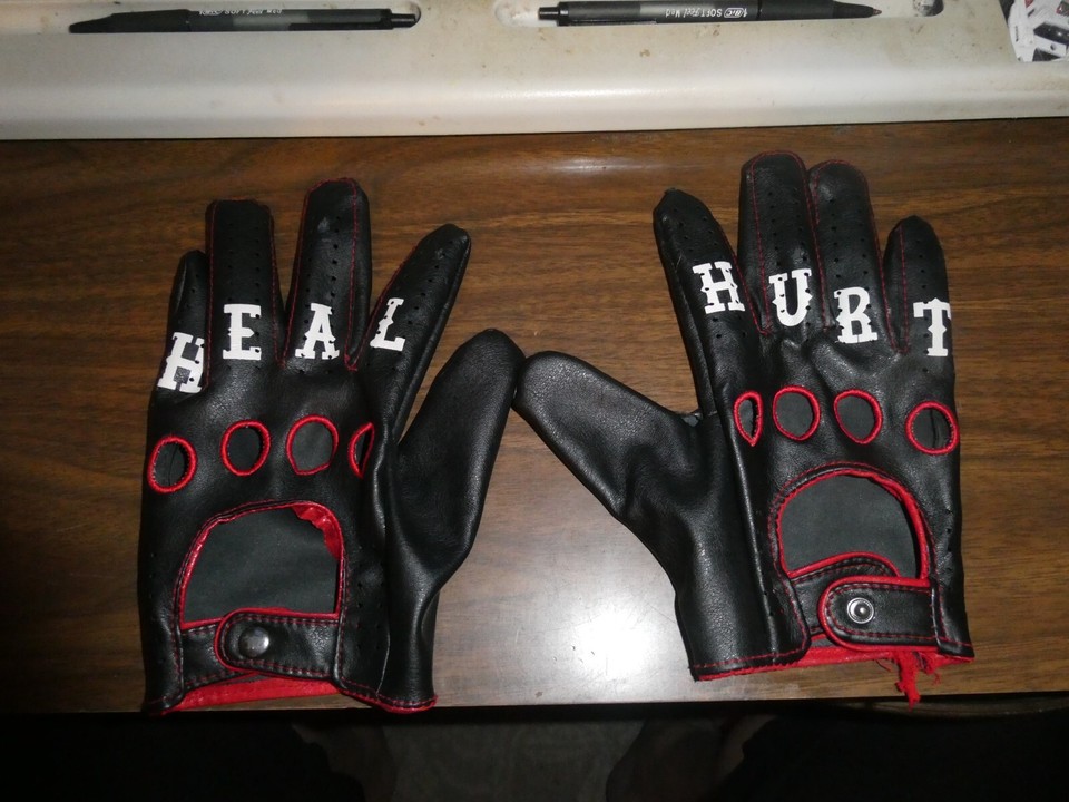 WWE Bray Wyatt The Fiend HEAL & HURT Glove Used WWE Shop | eBay