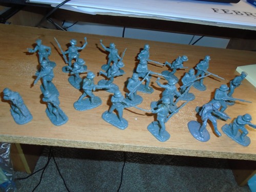 22 -1993 ARMIES IN PLAS WW2 German WWII Army Men Classic Toy Soldier ...