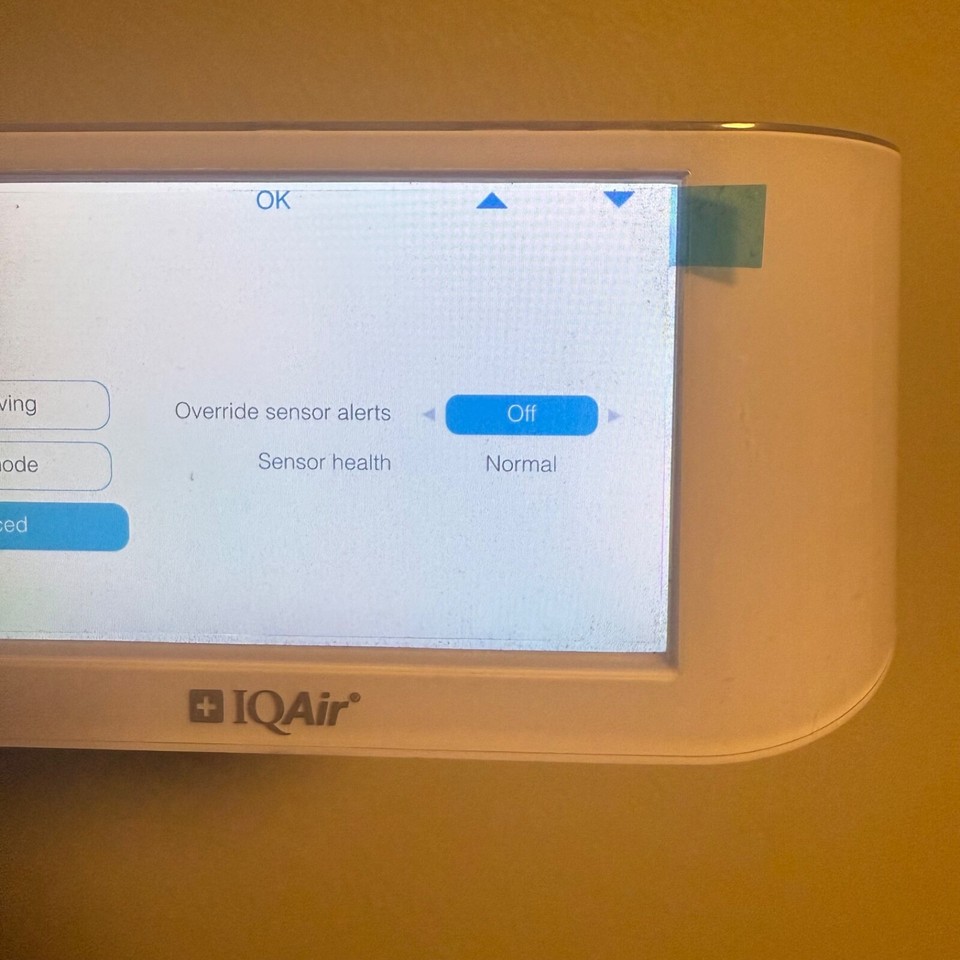 OPEN BOX IQAir AirVisual Pro Indoor Air Quality Monitor - PM2.5, CO2 ...