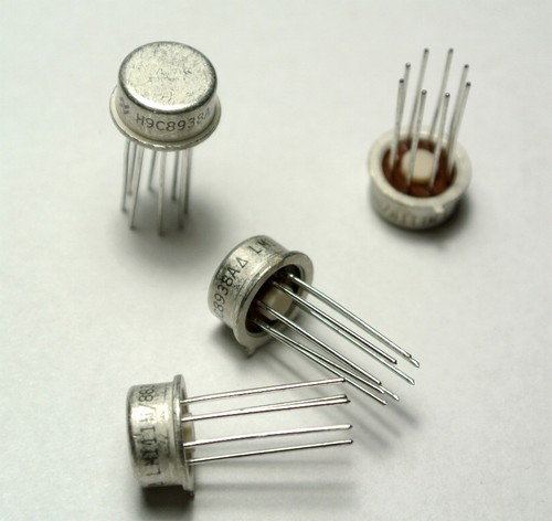 LM111H/883C National Semiconductor Voltage Comparator 8PIN [ 1 pcs ...