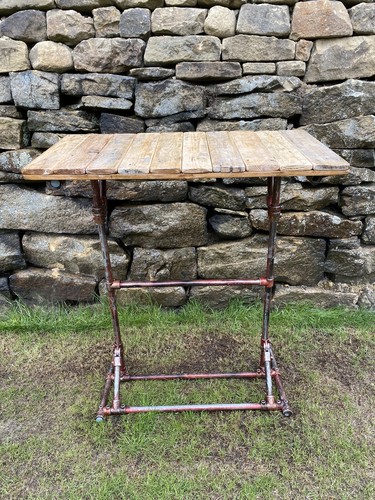 Rustic Pallet Wood And Scaffold Pole Collapsible Poser / Trade Stand ...