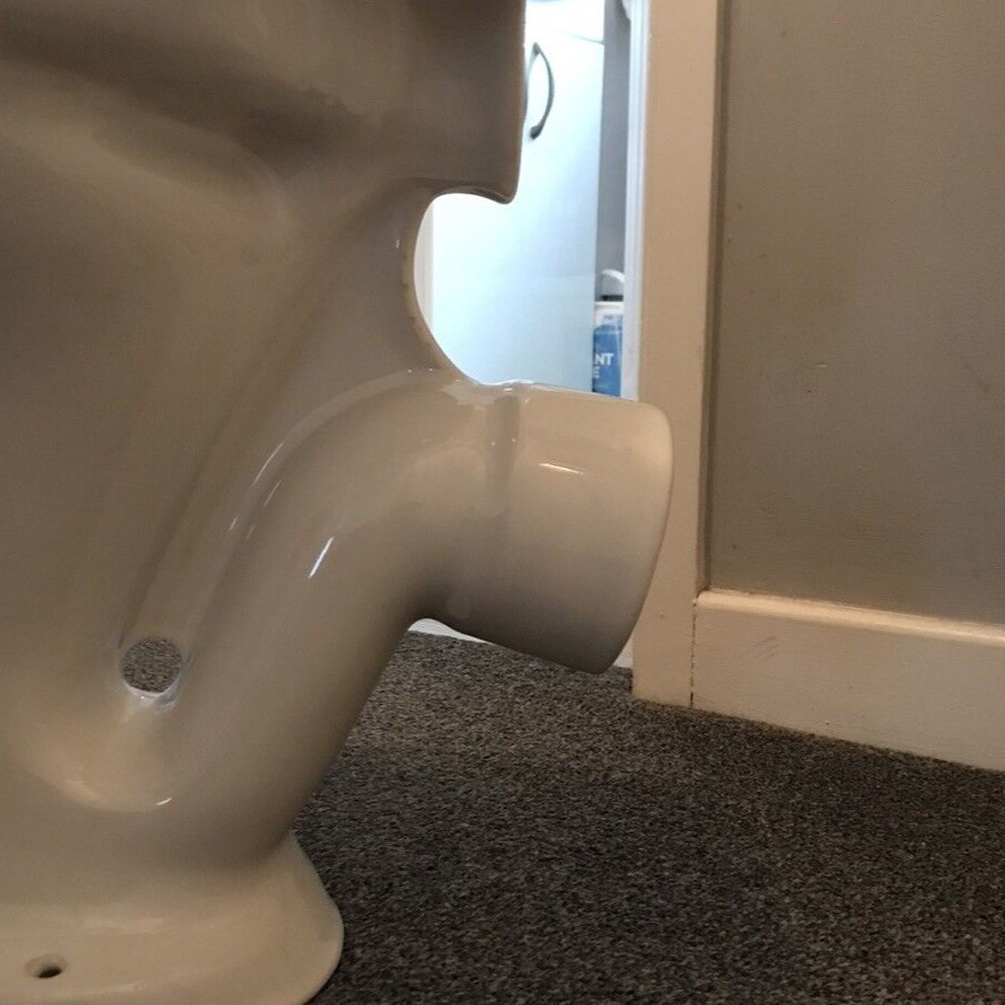 Twyford Classic Floor-standing WC Fixed P Trap Outlet 4 Exposed Cistern ...