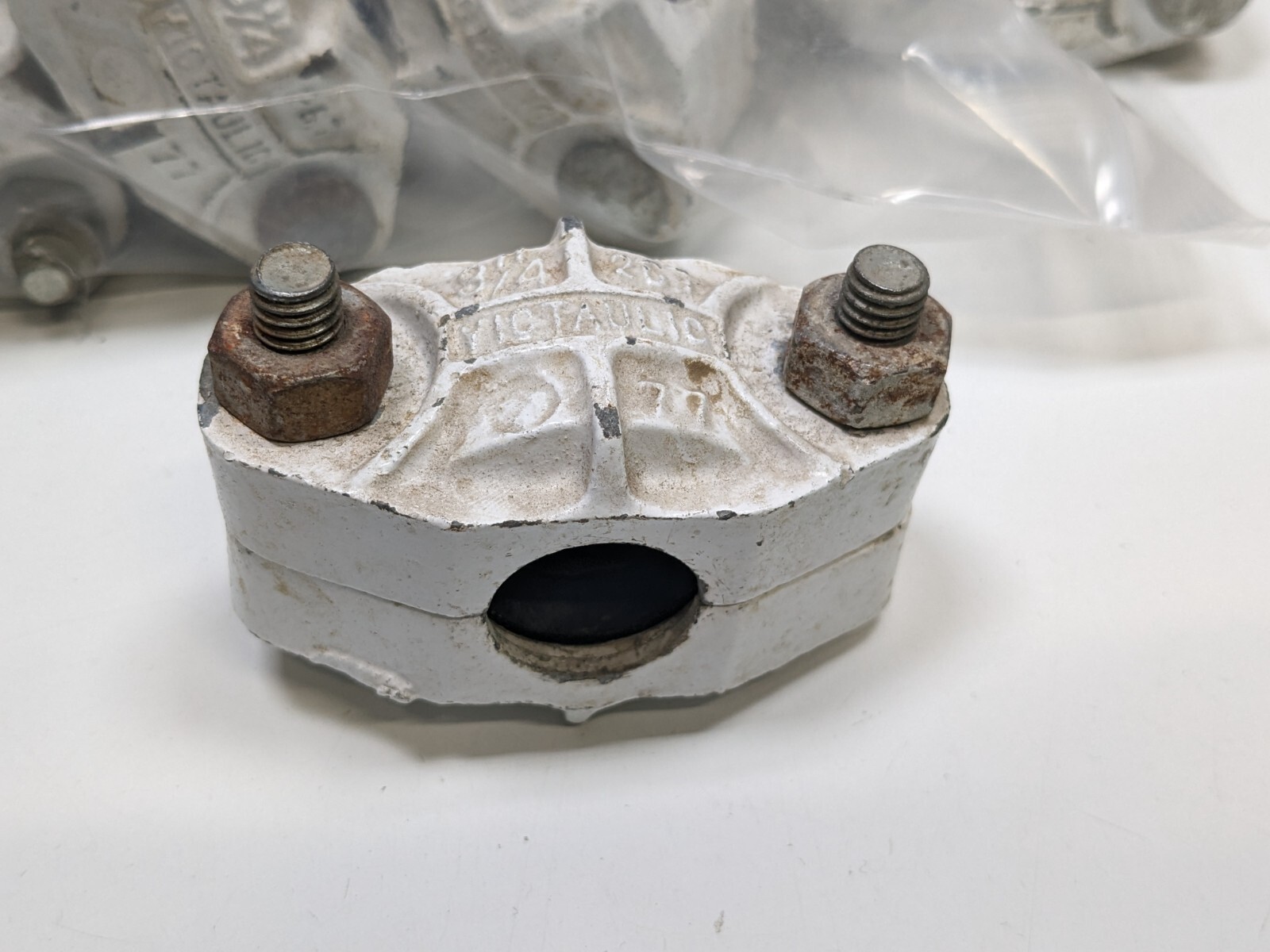 Lot of 13 VICTAULIC STYLE# 77 - 3/4" Flexible Coupling for Pipe ...