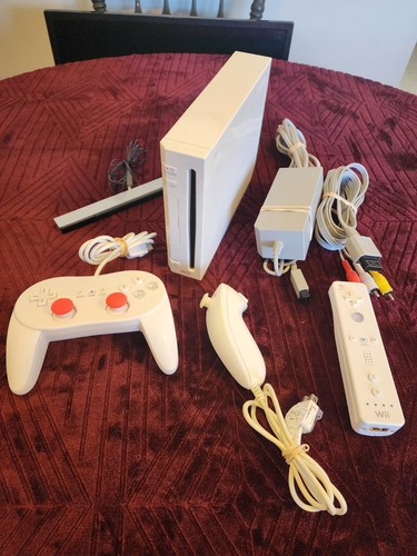 Nintendo RVL-101 Wii Console Backwards Compatible W/ Controllers ...