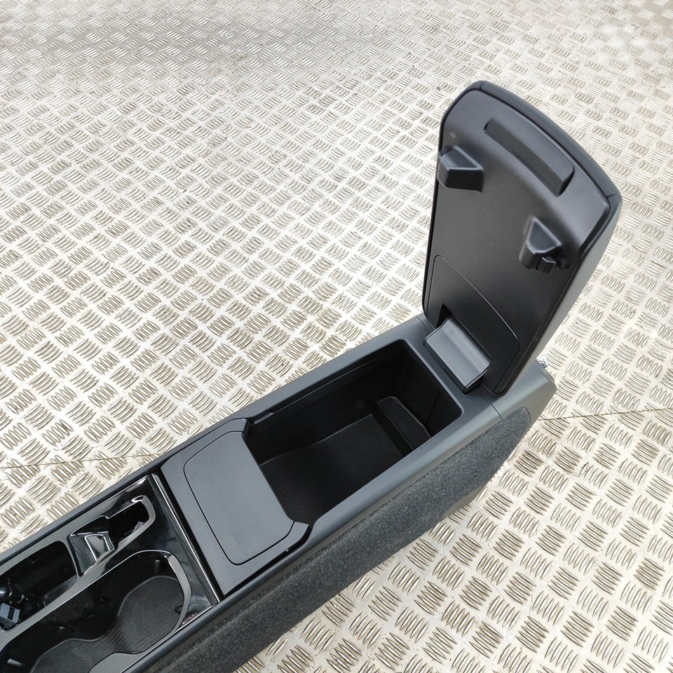 VOLVO XC40 B4 Center Console RHD 32352198 31469013 2023 23841315 | eBay UK