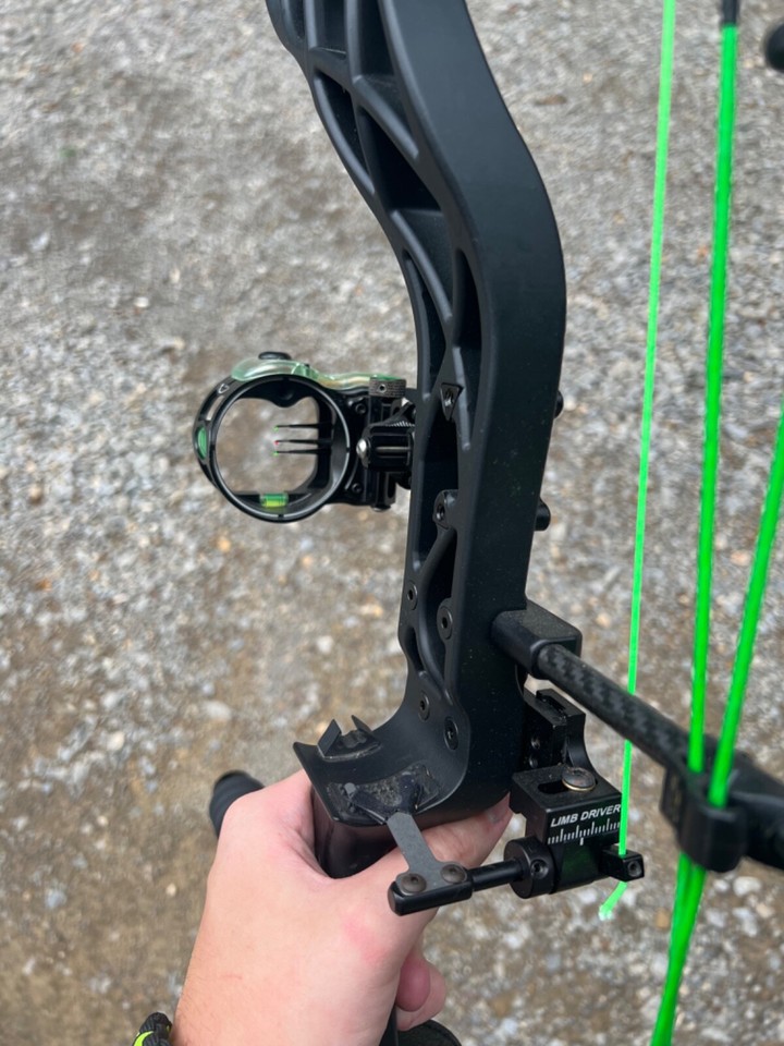 DIAMOND ARCHERY DEPLOY SB (P24013581) and bow case | eBay