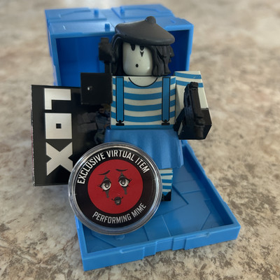 Roblox Arsenal Performer Toy & Unused Performing Mime Virtual Face Code ...