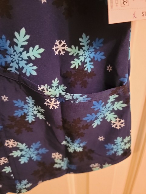 Scrubstar Size Small Blue Snowflake Scrub Top for sale online | eBay