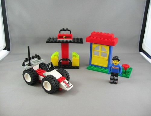 Lego set 4173 Max’s Pit Stop – 57 Pieces – 1 Figure - Creator | eBay