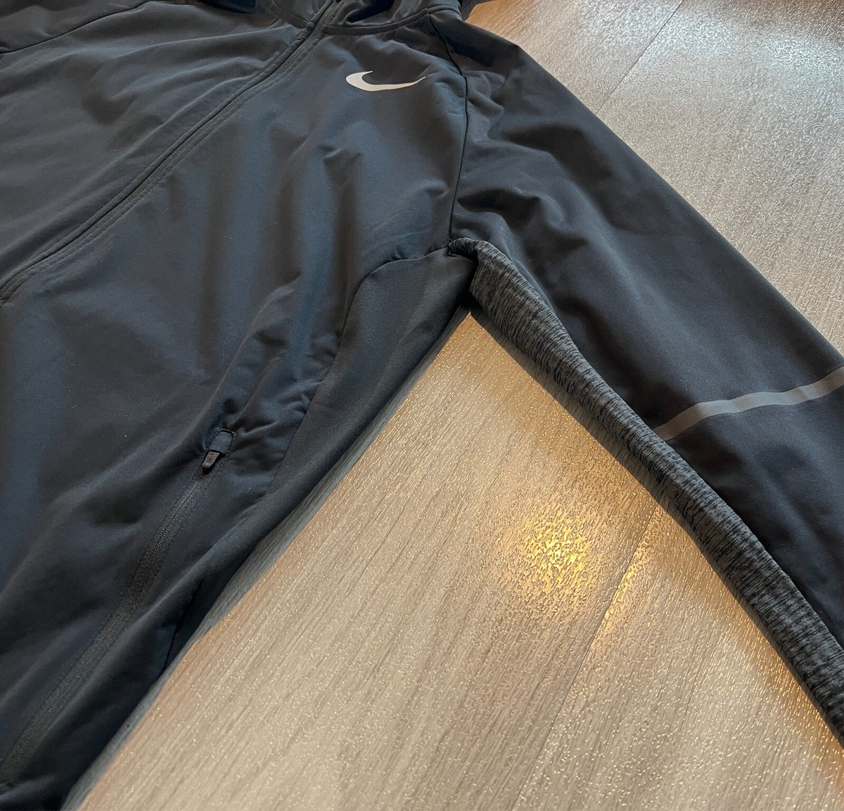 NIKE Shield Max Dri-FIT Running Jacket Full Zip Hooded Black NIKE Shield Max Dri-FIT Running Jacket Full Zip Hooded Black