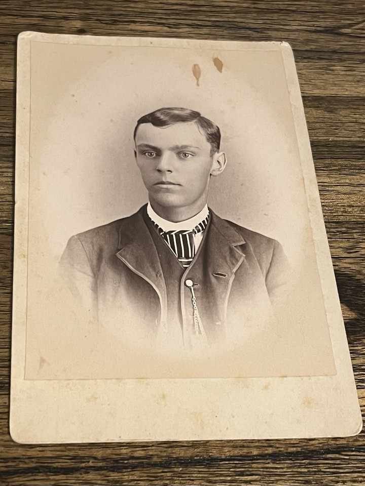 Sharp Young Man In Suit Striped Tie Studio ANTIQUE Cabinet Card | eBay