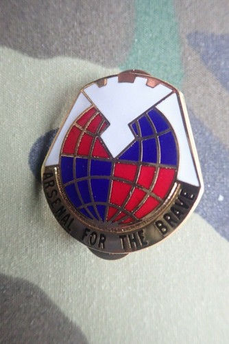 US ARMY MATERIEL COMMAND~HQ AMC ~METAL ENAMEL CREST (OLD)~ | eBay